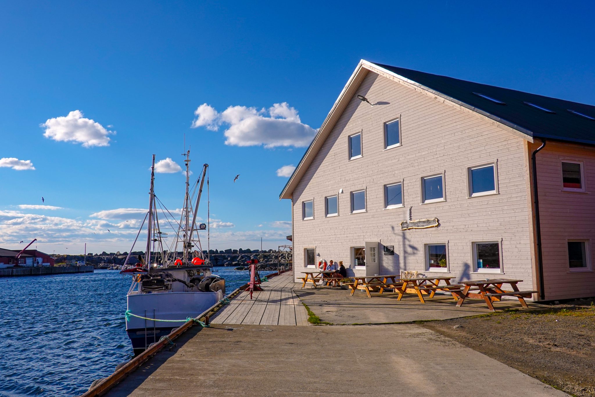 Laukviks magiske solnedganger – Lofoten – Med koffert og kamera