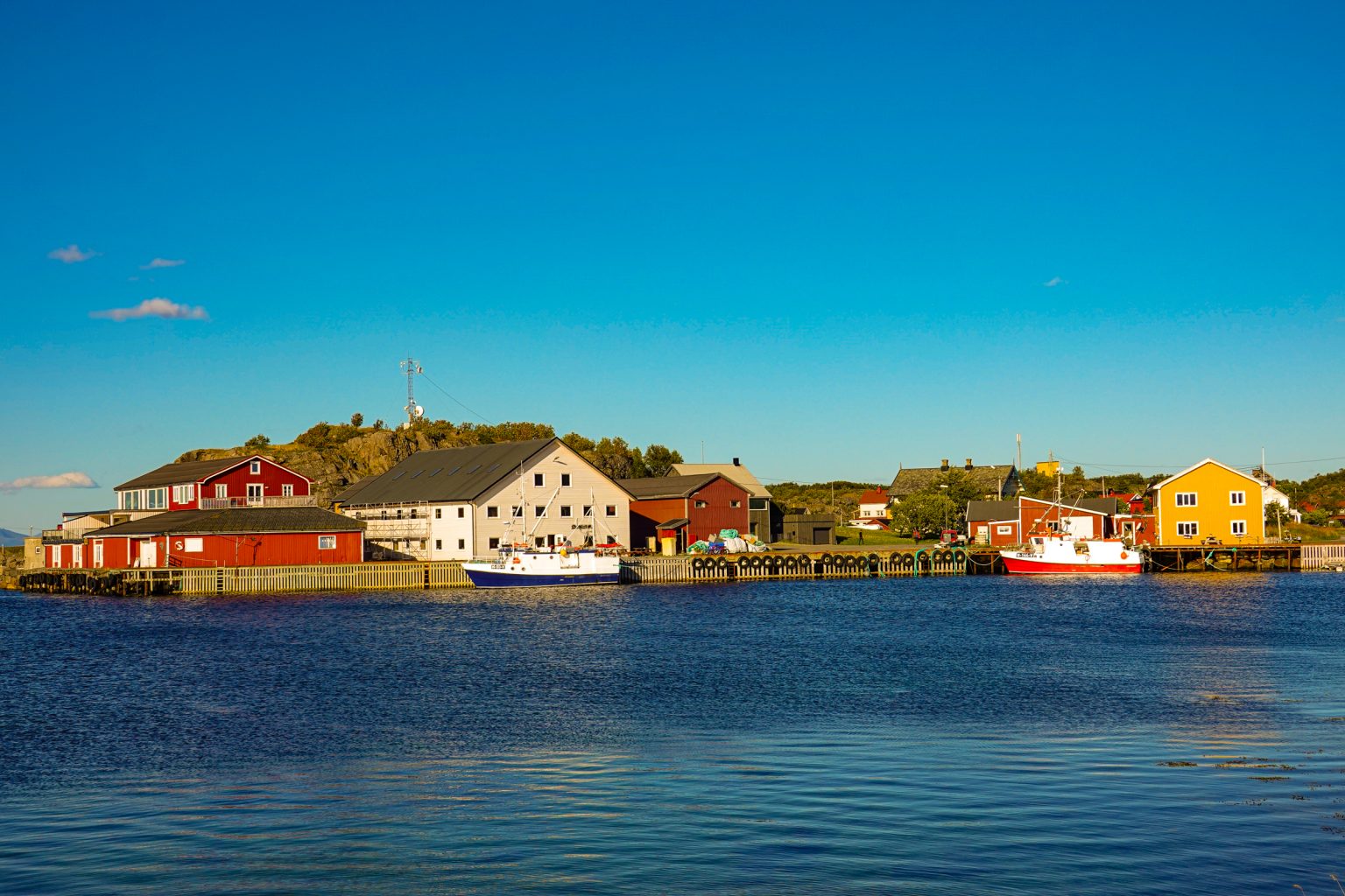 Laukviks magiske solnedganger – Lofoten – Med koffert og kamera