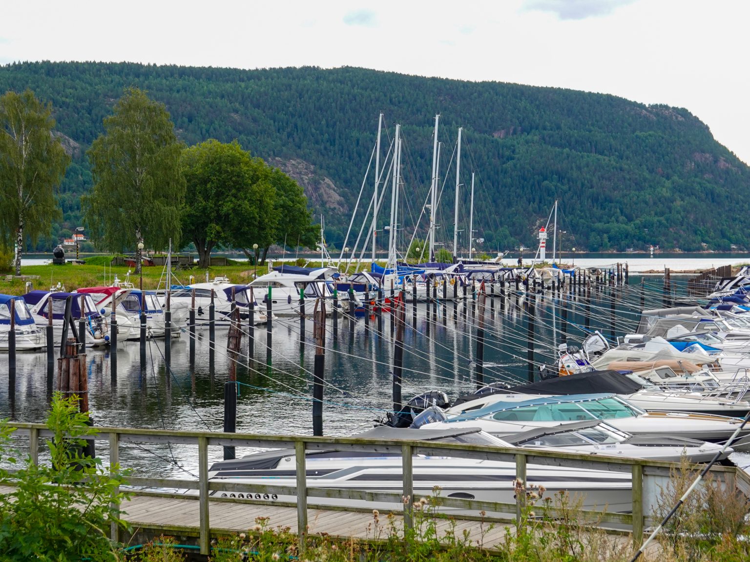 Svelvik – en kulturperle i Drammensfjorden – Med koffert og kamera