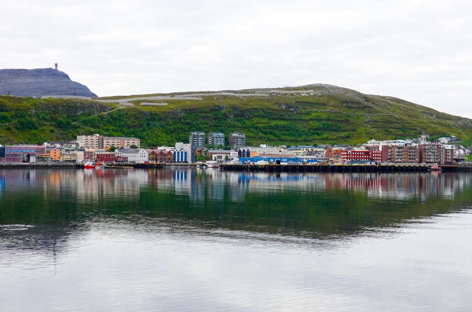Hammerfest i Finnmark – Verdens nordligste by – Med koffert og kamera