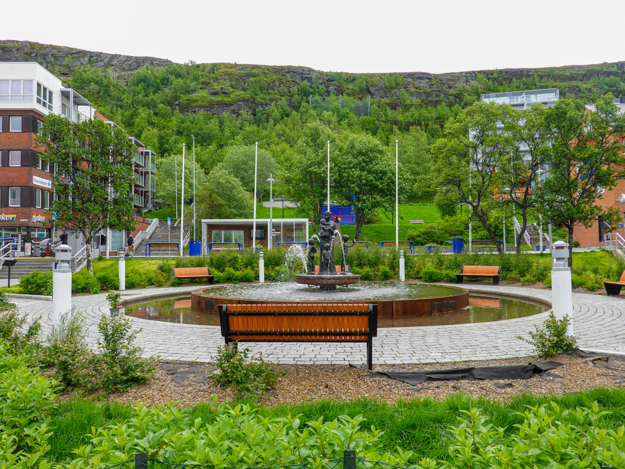 Hammerfest i Finnmark – Verdens nordligste by – Med koffert og kamera