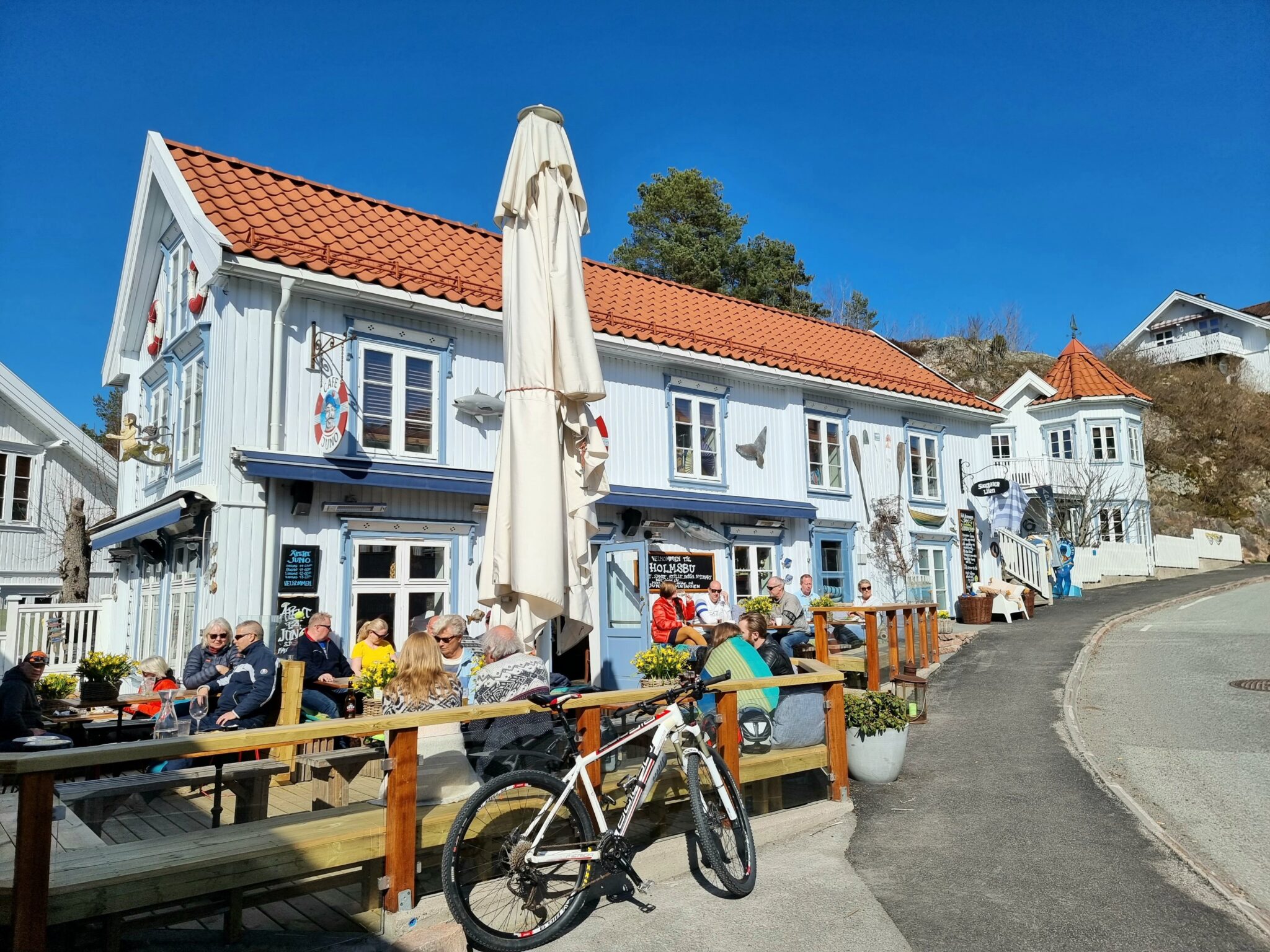 Holmsbu – Holmsbumalerne, et badehotell og et sommerparadis – Med ...