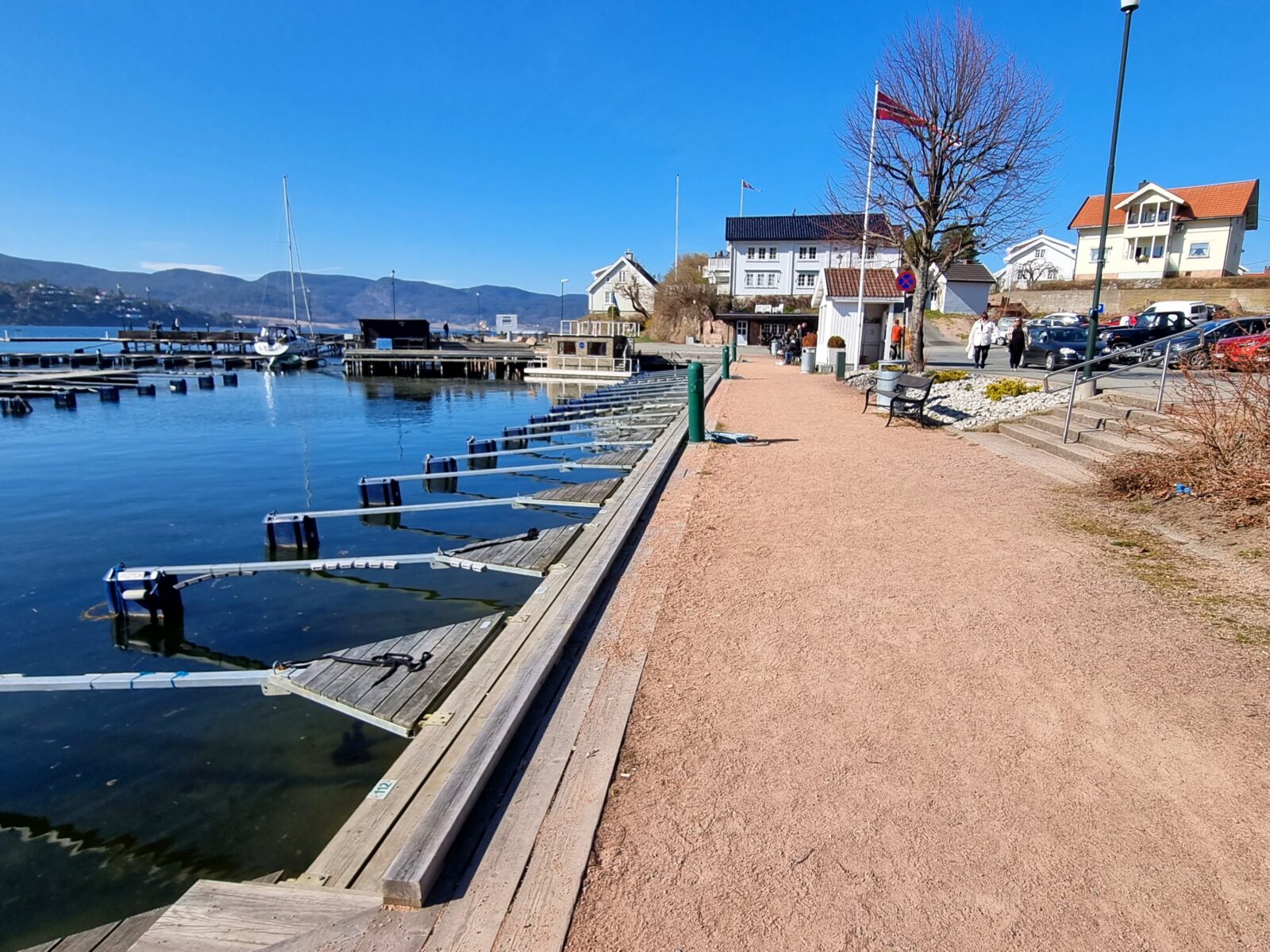 Holmsbu – Holmsbumalerne, et badehotell og et sommerparadis – Med ...