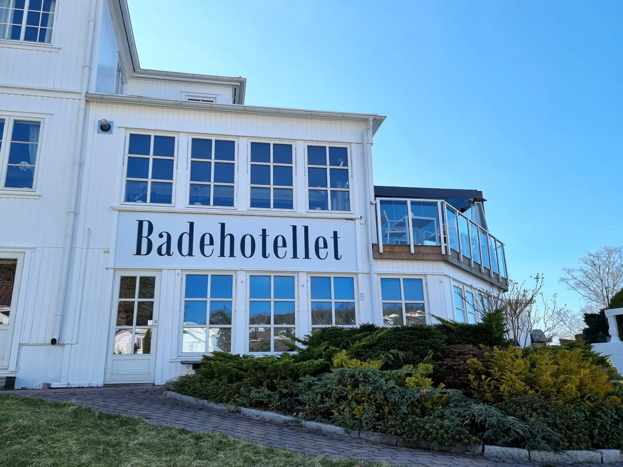 Holmsbu – Holmsbumalerne, et badehotell og et sommerparadis – Med ...
