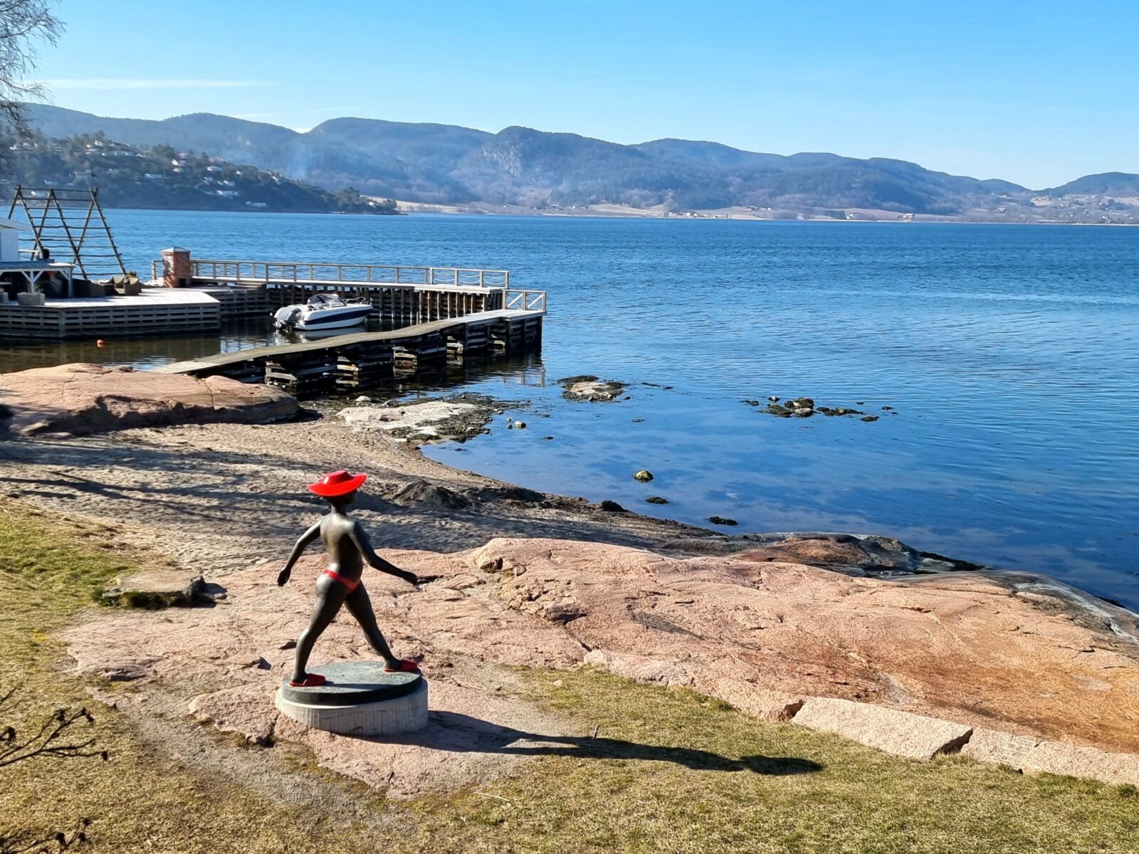 Holmsbu – Holmsbumalerne, et badehotell og et sommerparadis – Med ...